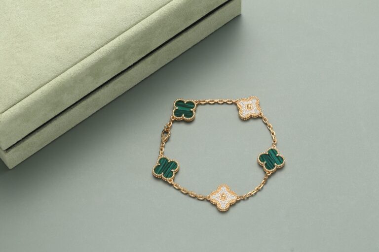 Van Cleef & Arpels Vintage Alhambra Bracelet 5 Motifs Yellow Gold ...