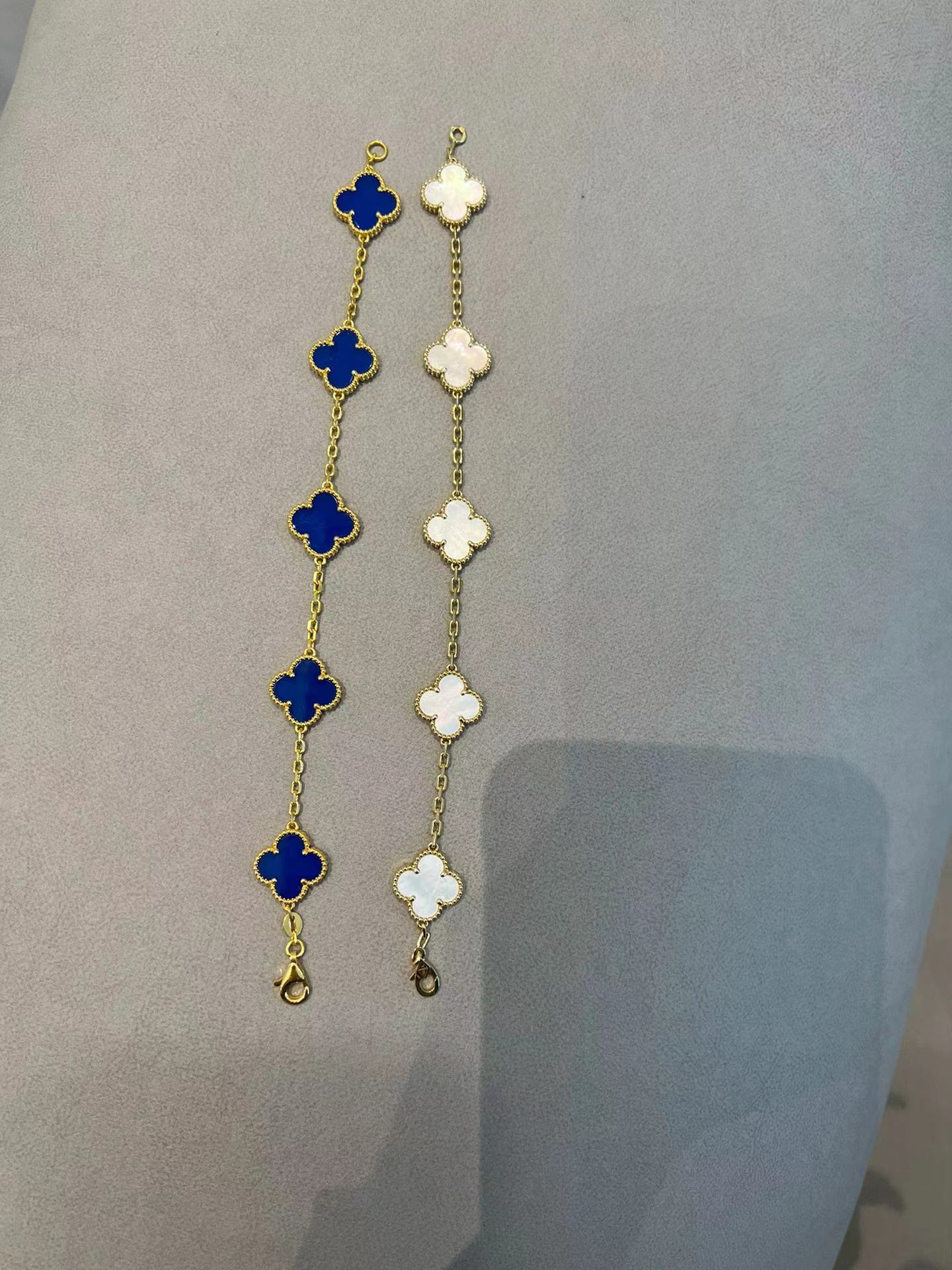 HOW TO Stack / LAYER 5 MOTIFS VINTAGE ALHAMBRA VCA BRACELET AND CARTIER ...